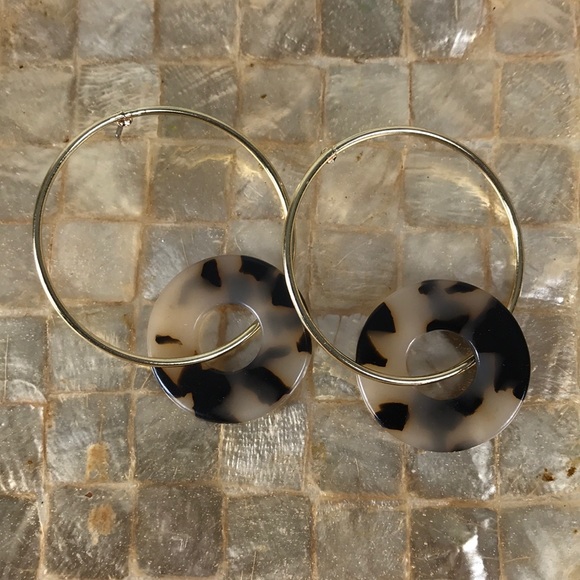 Jewelry | Gold And Blonde Tortoise Shell Hoops | Poshmark